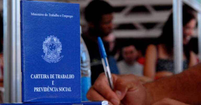 Pobreza no Brasil recua e 8,6 mi saem da miséria, aponta IBGE